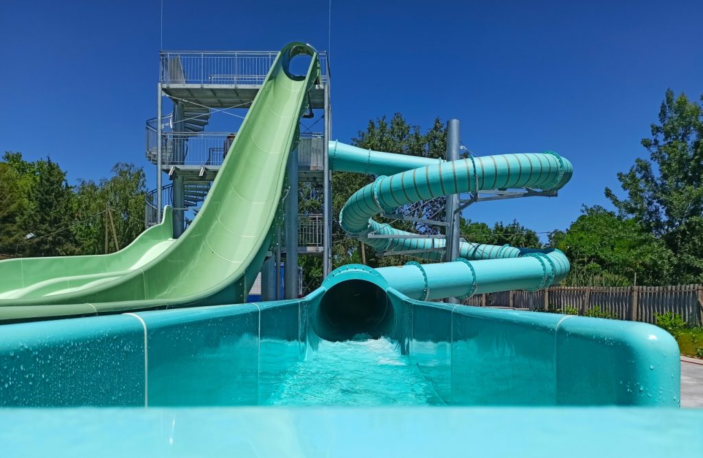 Fürdőtipp: csúszdapark és gyógyvizes medence egy helyen - Termál Online