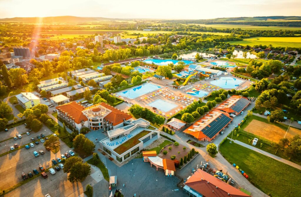 Május 1-jén ingyen látogatható ez a határhoz közeli termálfürdő ...